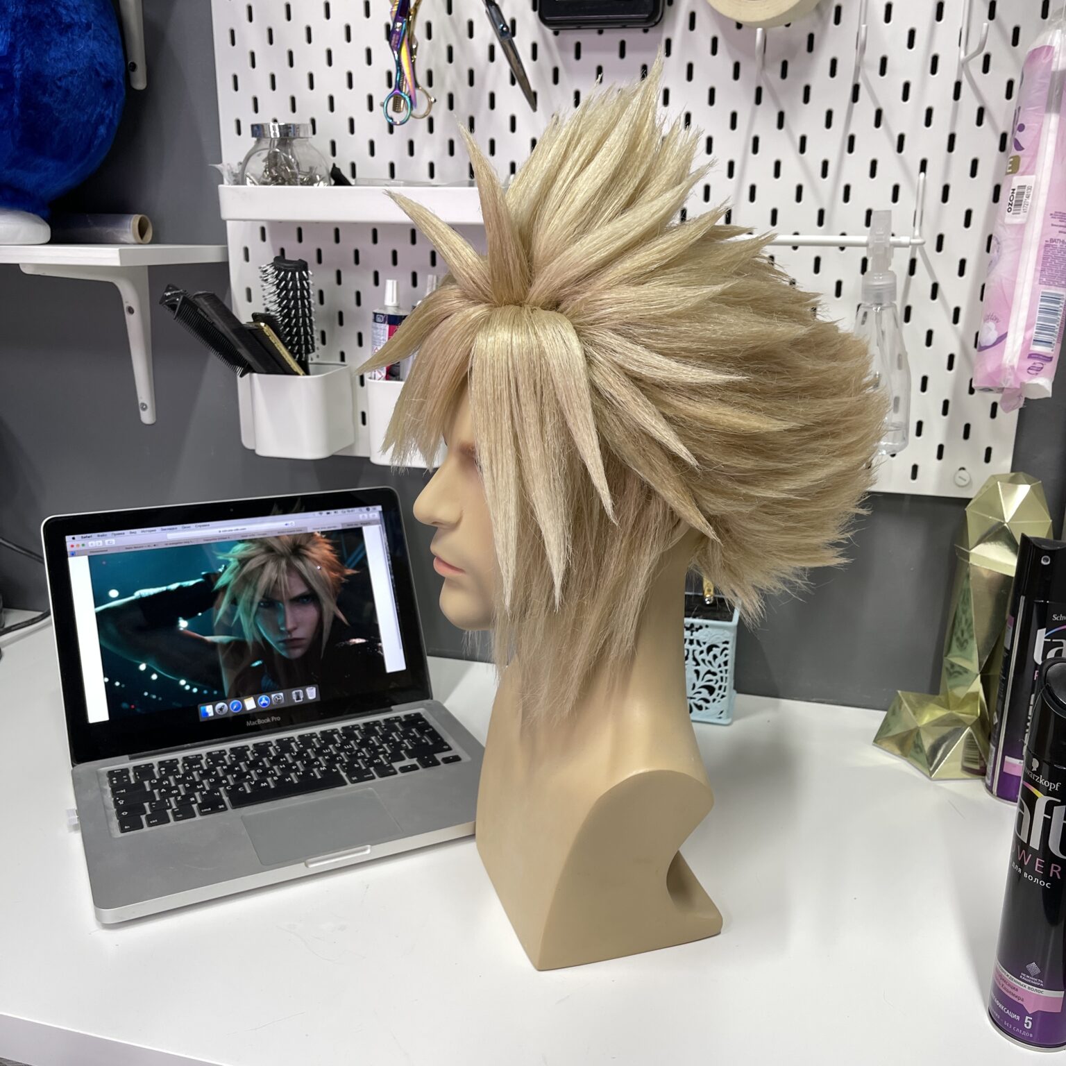 Cloud Strife wig – Wisperia Workshop